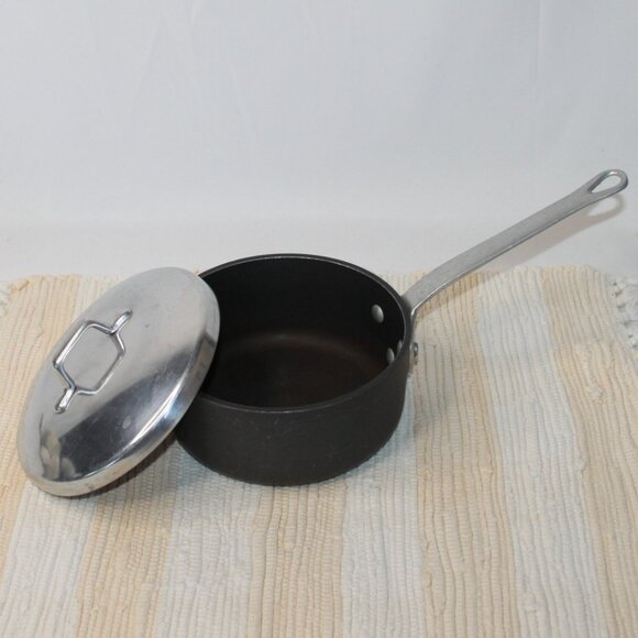 Magnalite | Kitchen | Vtg Magnalite Professional Ghc Qt Saucepan Pot ...